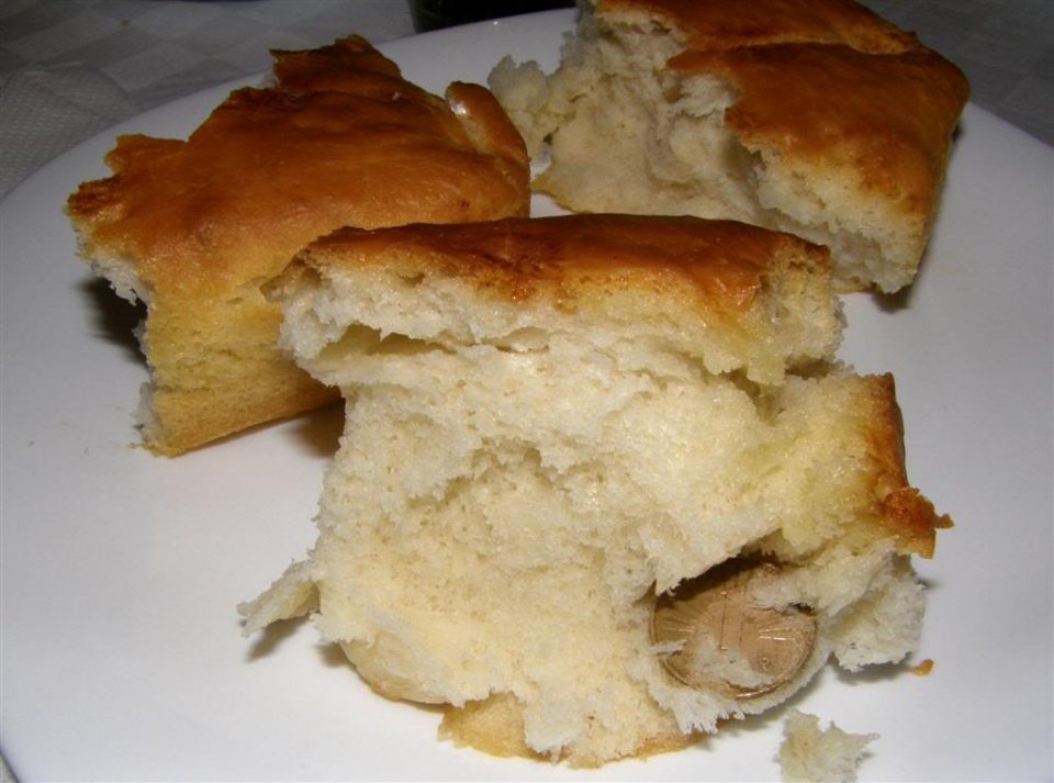 Што треба да направите со бадниковата паричка за да ви донесе среќа и ...